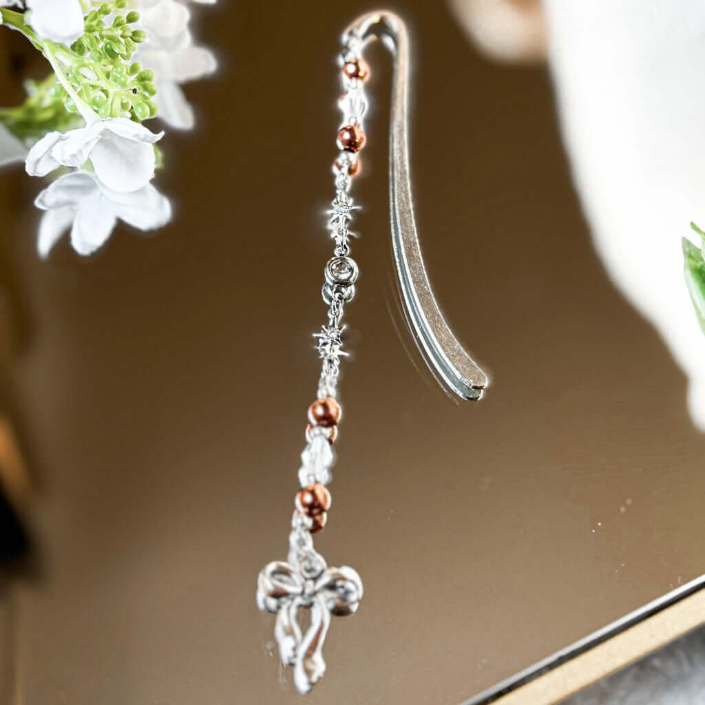 Bow Beaded Bookmark - Cute Girly Book Charm for Readers – Bookish Queen